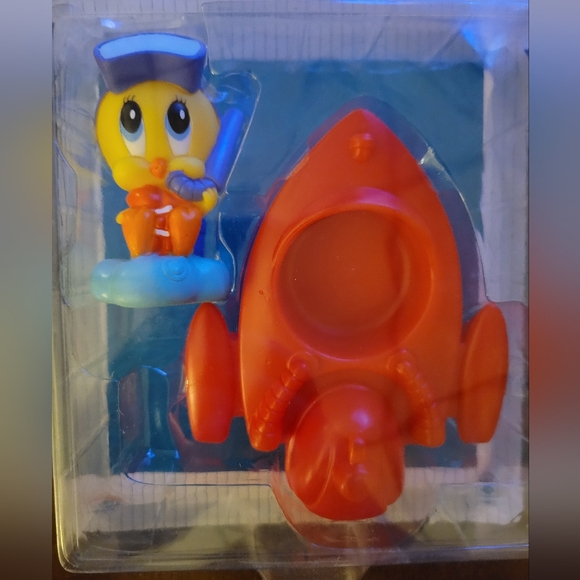 Warner Bros. | Toys | Wb Toy Baby Looney Tunes Baby Tweetys Runabout ...